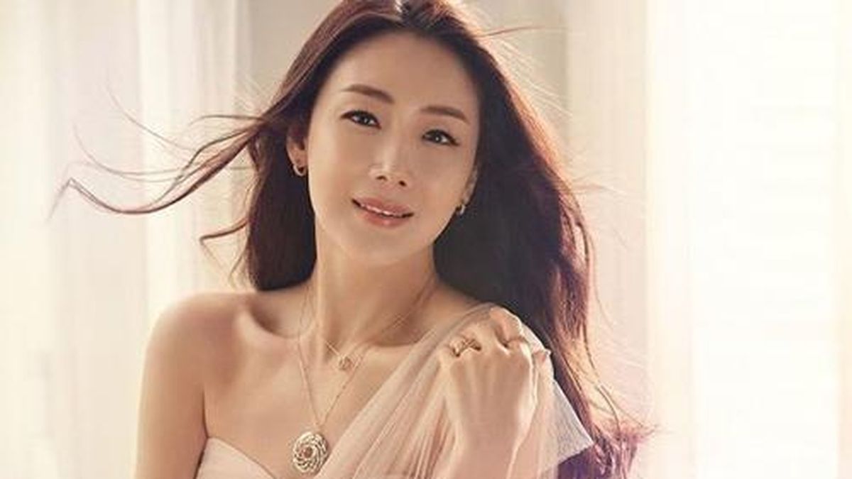 Tin mừng cuối năm: Mỹ nhân 'Bản tình ca mùa đông' Choi Ji Woo mang thai ...