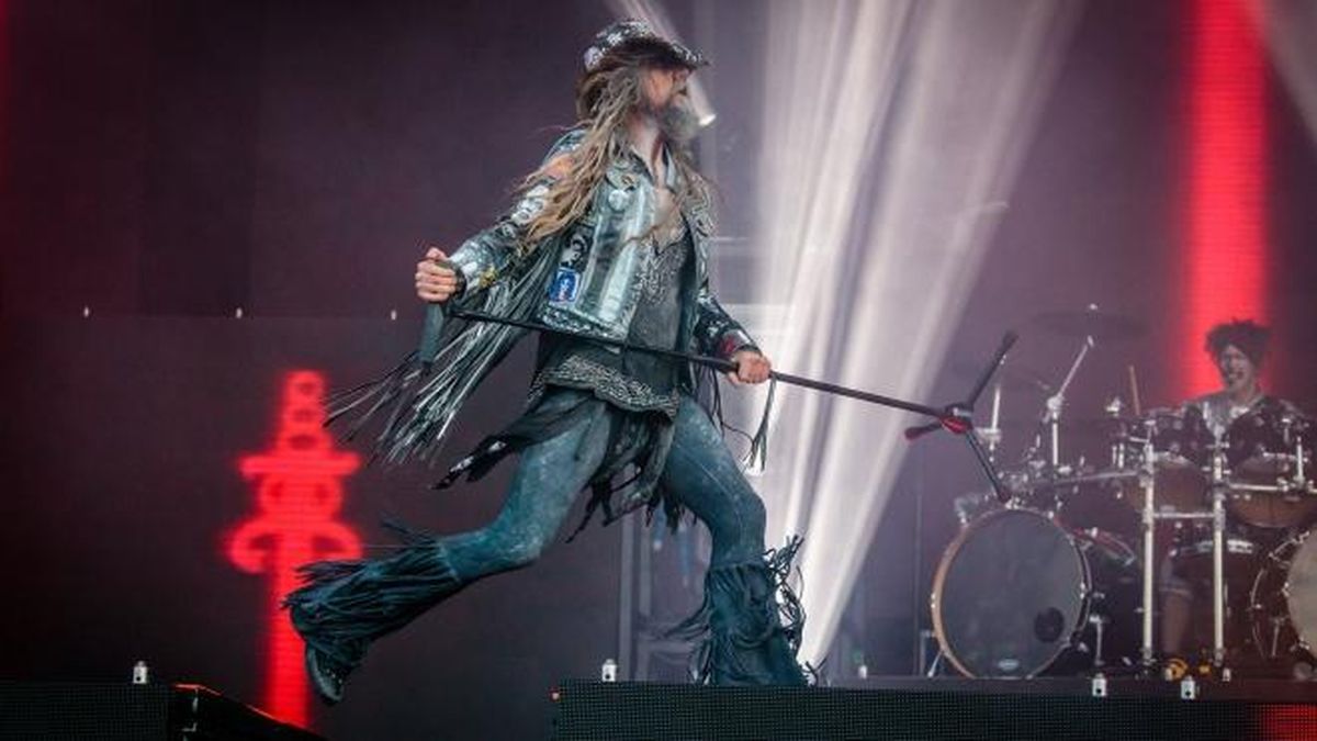 'The Luna Injection Kool Aid Eclipse Conspiracy' của Rob Zombie: Một ...