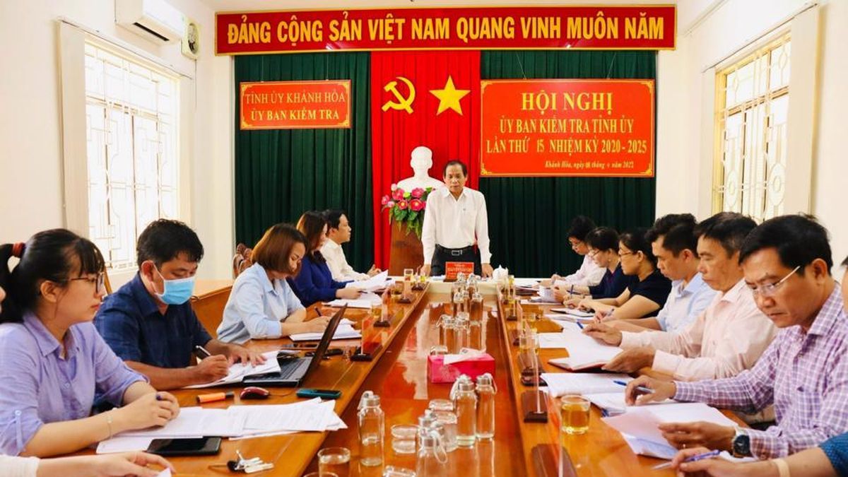 Giám đốc Trung tâm phát triển quỹ đất Khánh Hòa Nguyễn Tiến Lưu bị cách ...
