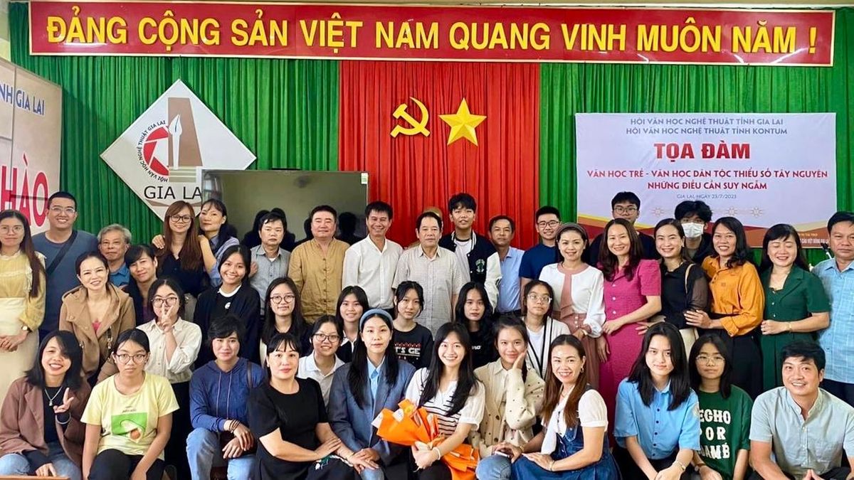 Chờ những cây bút trẻ về đề tài dân tộc thiểu số Tây Nguyên - Báo Gia Lai