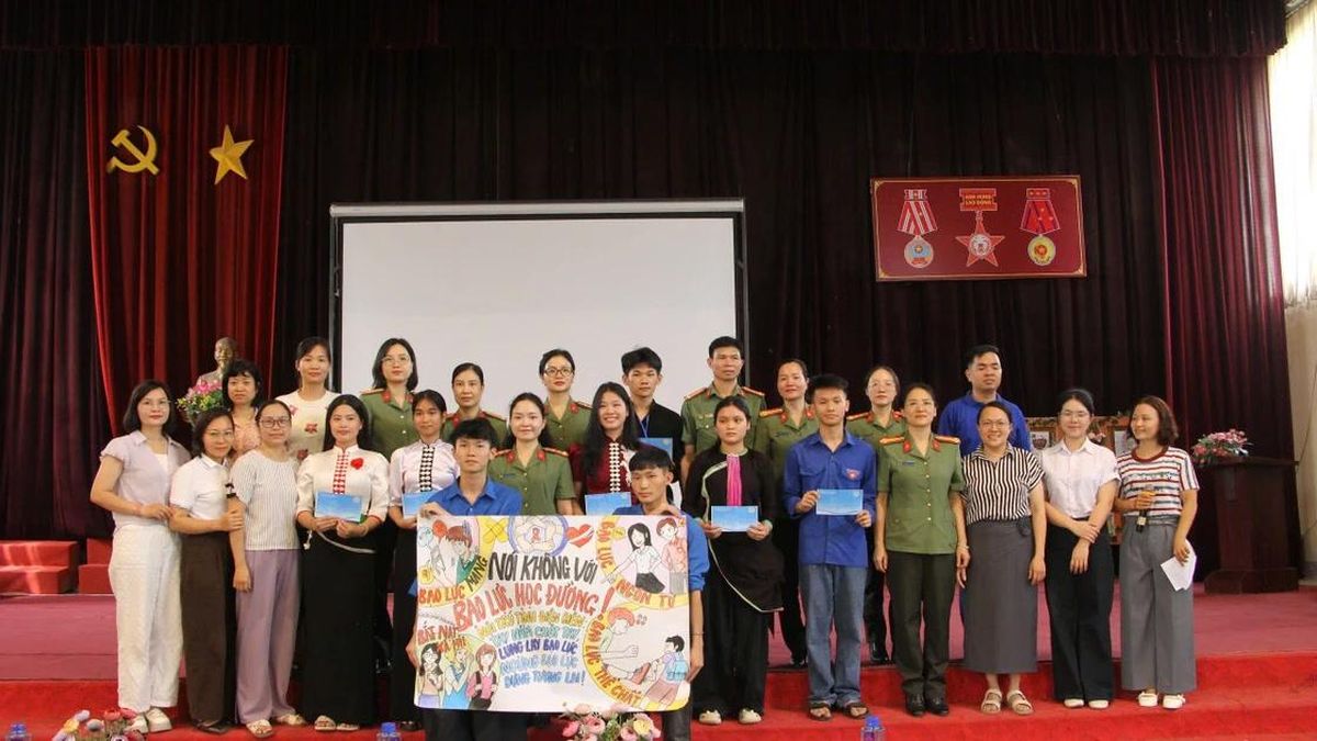 Chung tay xây dựng môi trường học đường an toàn, không bạo lực - Báo ...