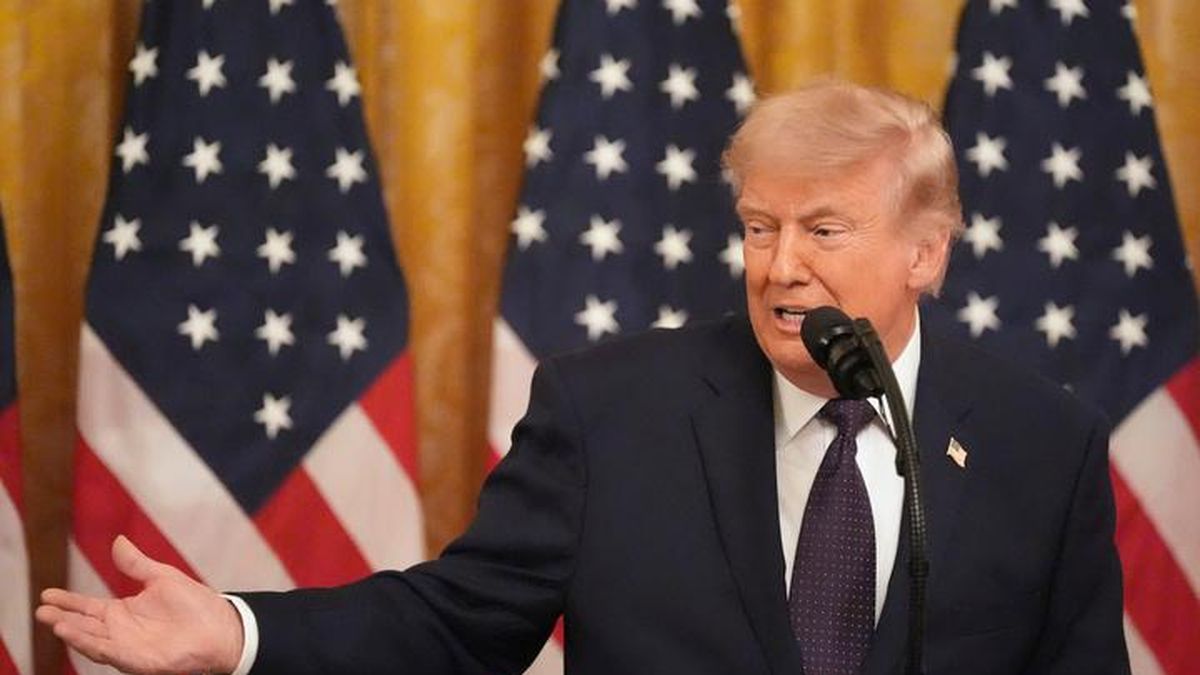 Ông Trump cảnh báo Oman, tuyên bố eo biển Hormuz sẽ sớm mở cửa trở lại ...