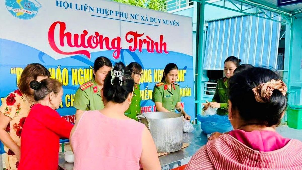 'Bát cháo yêu thương – Thắm tình quân dân' - Chuyên trang Công an Đà ...