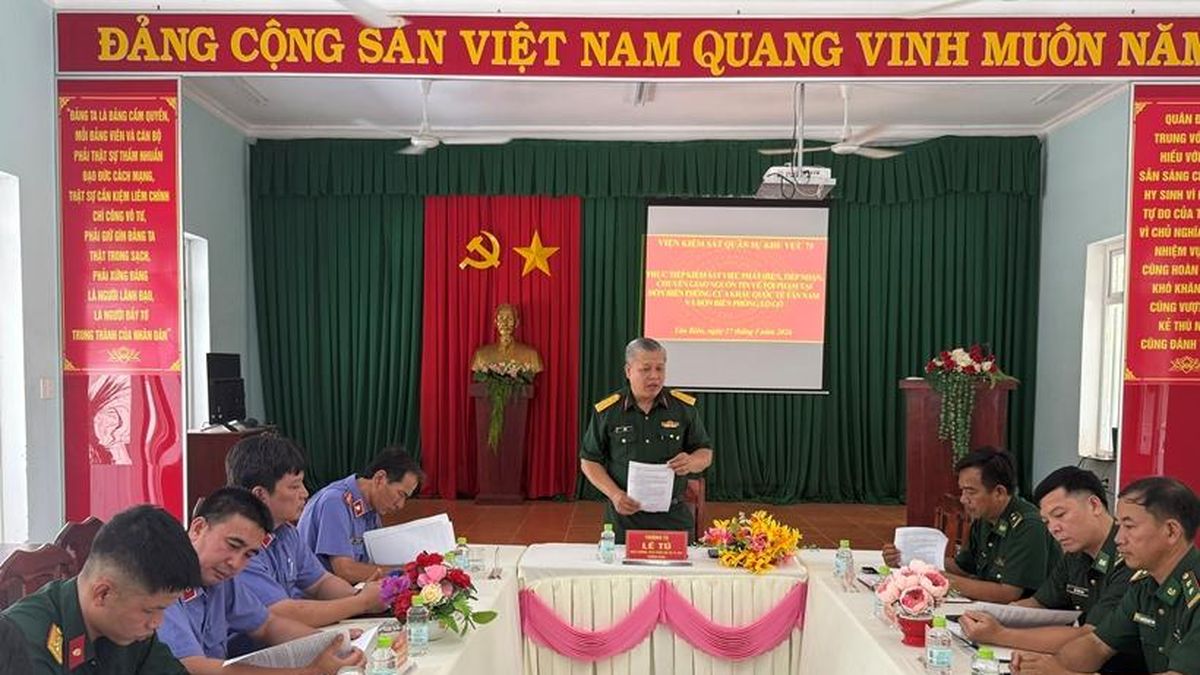 VKS Quân sự Khu vực 73 kiểm sát việc phát hiện, tiếp nhận, chuyển giao ...