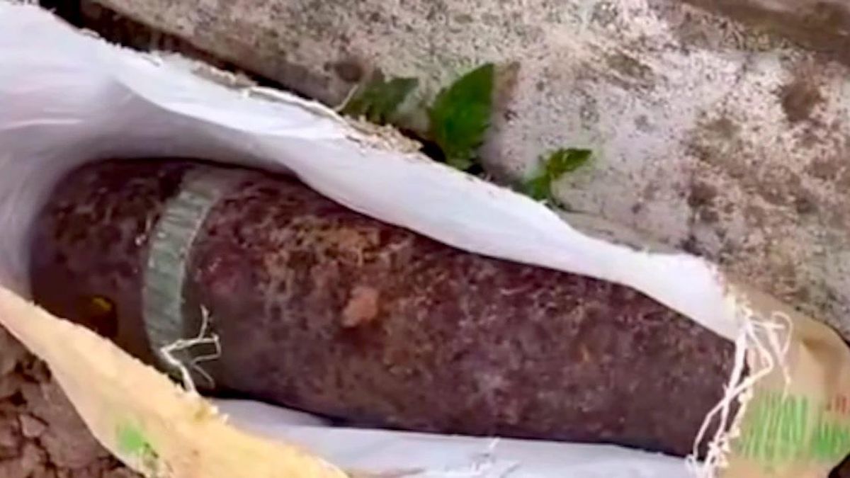 Người đàn ông mang đầu đạn cối tới trụ sở công an - Báo Tiền Phong