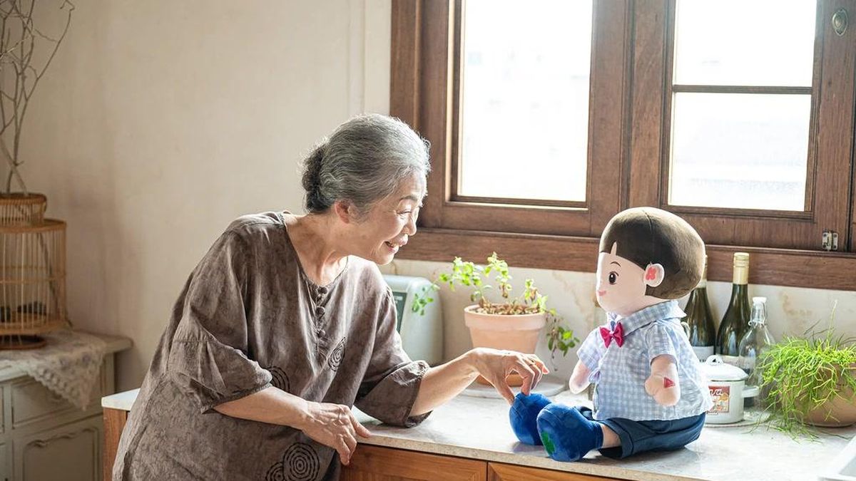 Hàn Quốc ứng dụng robot AI hỗ trợ chăm sóc người già neo đơn - Báo ...