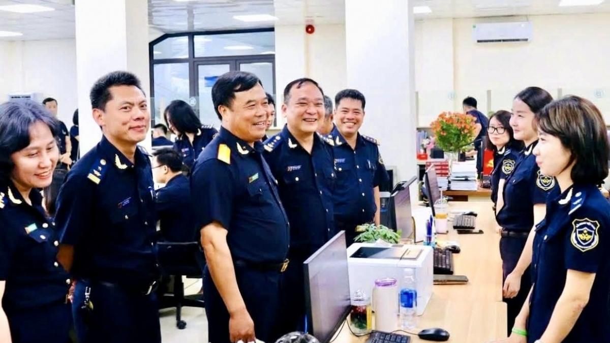 Cục trưởng Cục Hải quan Nguyễn Văn Thọ kiểm tra thực tế mô hình thông ...