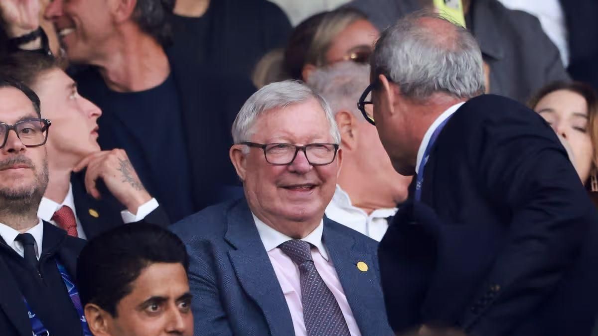 McTominay tiết lộ cuộc gọi của Sir Alex Ferguson: 'Con khỏe không ...