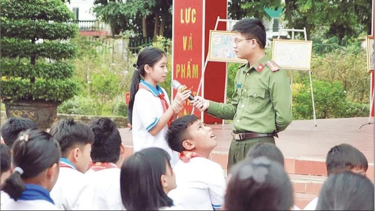 Bài 2: Xây dựng không gian mạng lành mạnh, minh bạch và có sức đề kháng ...