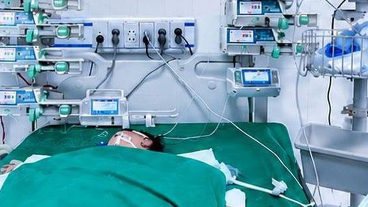 Cứu sống bé trai 23 tháng tuổi mắc tay chân miệng với nhiều biến chứng ...