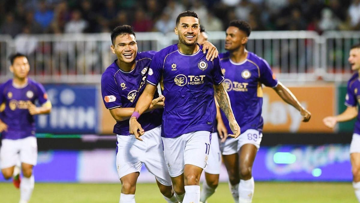 Đỗ Hoàng Hên lên tiếng khi Hà Nội FC rớt top 3 - Tạp chí SaoStar