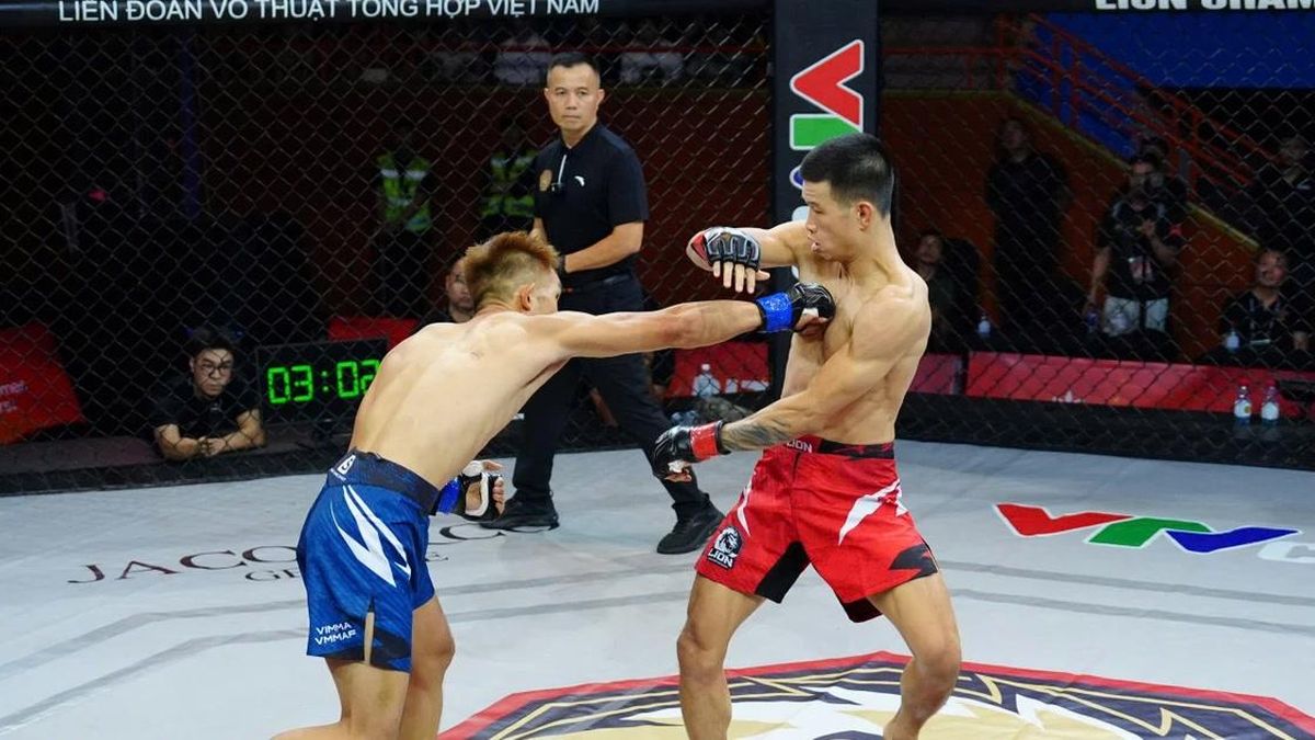 Bùi Trường Sinh thắng knock-out, LC 32 bùng nổ tại Hà Nội - Báo Công An ...