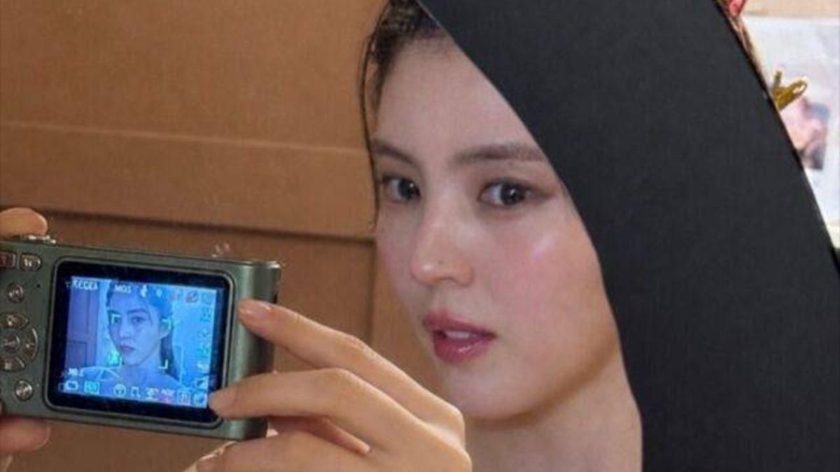 Han So Hee khoe nhan sắc đời thường, nụ cười 'gây thương nhớ' khiến ...