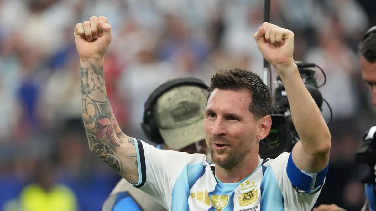 Ronaldo 'béo', Klose, Ibrahimovic ca ngợi Messi hết lời - Báo Tiền Phong