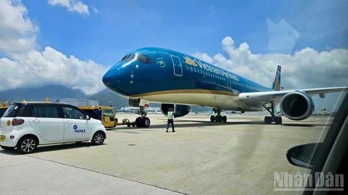 Máy bay Vietnam Airlines hạ cánh khẩn cấp tại san bay Hong Kong, kịp ...