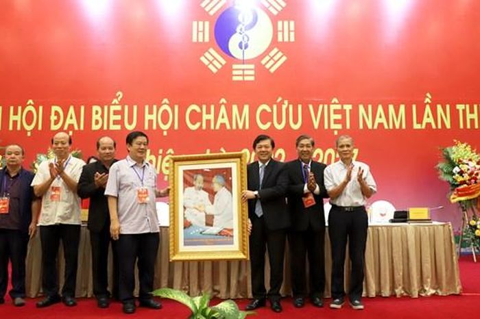 Ông Nguyễn Bá Quang là Chủ tịch Hội Châm cứu Việt Nam khóa IX - Báo Đại ...