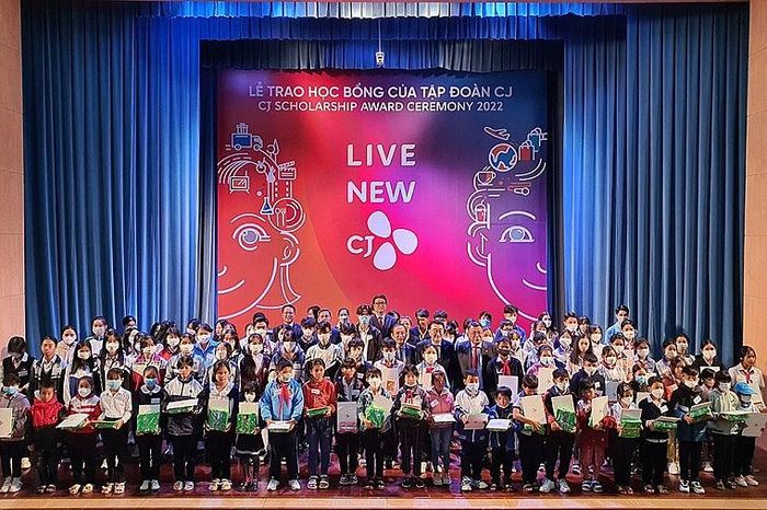 Tập đoàn CJ 10 năm liên tiếp trao học bổng cho học sinh tỉnh Lâm Đồng ...