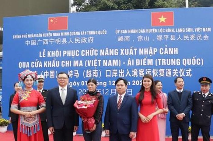 Khôi phục xuất nhập cảnh qua cửa khẩu Chi Ma - Ái Điểm - Báo Tiền Phong
