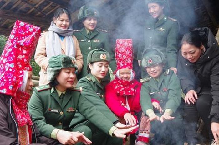 Phụ nữ Bộ đội Biên phòng: Nhiều mô hình ý nghĩa giúp phụ nữ và trẻ em ...