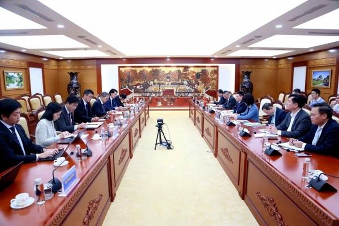 Bộ trưởng Bộ Tài chính Hồ Đức Phớc tiếp Đại sứ Nhật Bản Yamada Takior ...