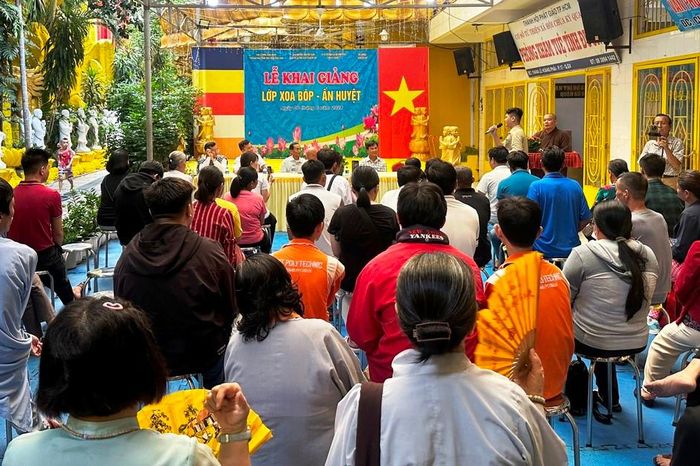 Khai Giảng Lớp Học Xoa Bóp ấn Huyệt Miễn Phí đến Người Khiếm Thị 9587