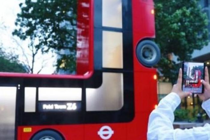 Xe bus London cũng bị 'bẻ cong' vì 'cơn sốt' Galaxy Z Fold - Tạp chí ...