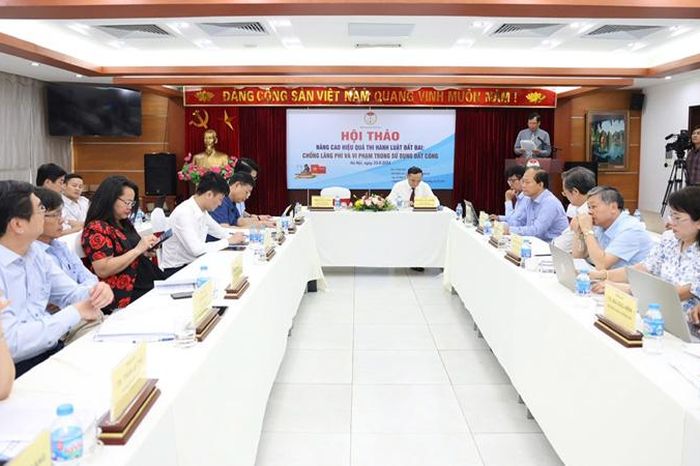 Chống lãng phí, vi phạm trong sử dụng đất công - Báo Nhân Dân