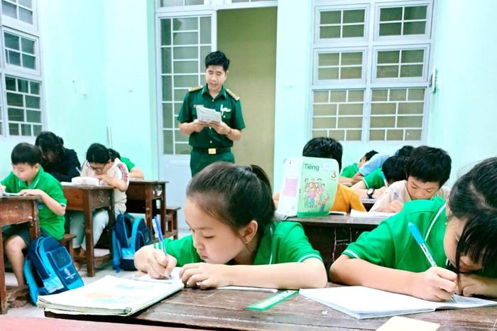 Những người thầy âm thầm 'gieo chữ' - Báo Long An