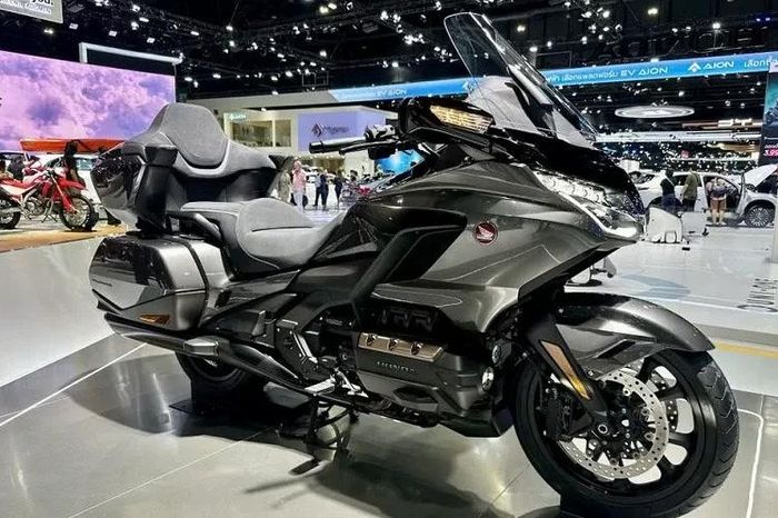 Triệu hồi xe Honda Goldwing GL1800 tại Việt Nam để khắc phục lỗi - Báo ...