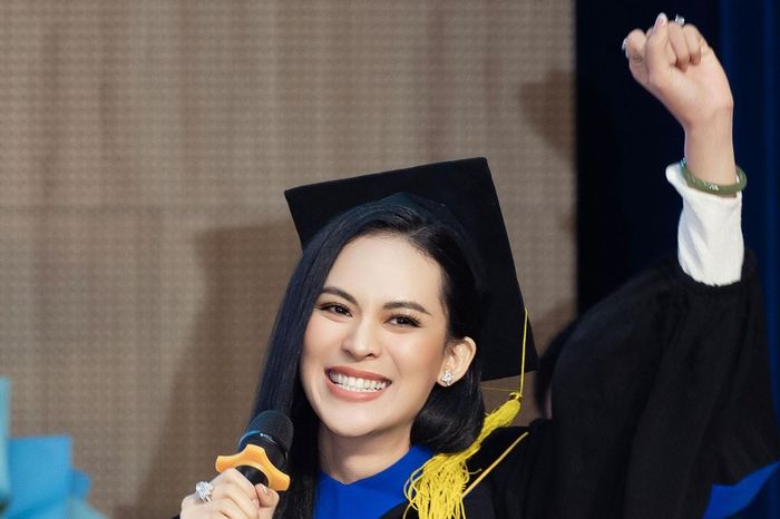 Người đẹp hai con Sang Lê tốt nghiệp Á khoa thạc sĩ ngành Kinh tế - Báo ...