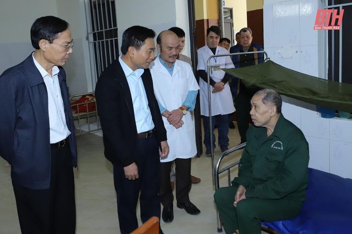 Bí thư Tỉnh ủy Nguyễn Doãn Anh kiểm tra công tác chuẩn bị tết tại Trung ...