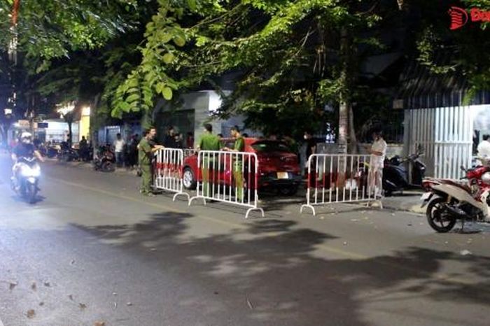 Một tài xế tử vong trong ô tô đậu ven đường ở Biên Hòa - Báo Đồng Nai