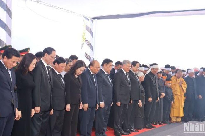 Cử hành trọng thể Lễ an táng nguyên Chủ tịch nước Trần Đức Lương - Báo ...