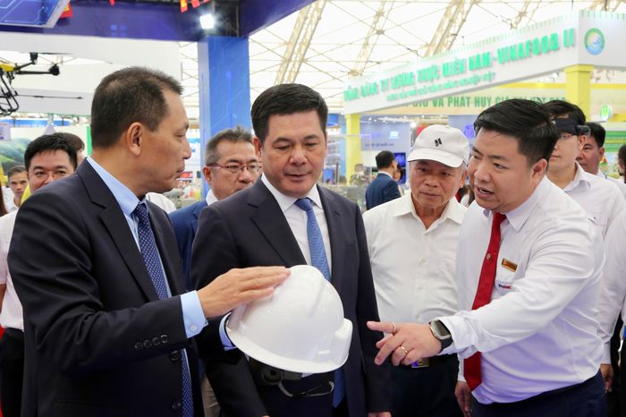 Tổng công ty Điện lực TPHCM giới thiệu các thành tựu nổi bật tại Triển ...