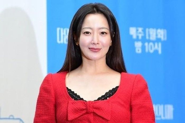 Kim Hee Sun ở tuổi 48 - Tạp chí Tri thức