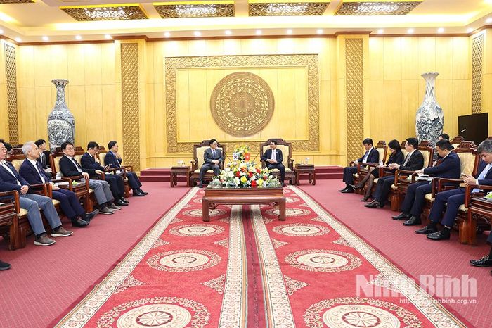 Chủ tịch Quốc hội Hàn Quốc Woo Won Shik thăm và làm việc tại Ninh Bình ...