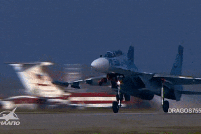 Su-27 Flanker và cuộc cách mạng tiêm kích thế hệ thứ 4 của Liên Xô ...