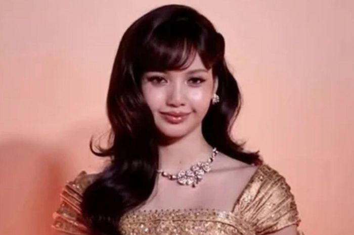 Lisa (BLACKPINK) diện đồ kín như bưng, hiếm hoi khoe vẻ đẹp đằm thắm ...