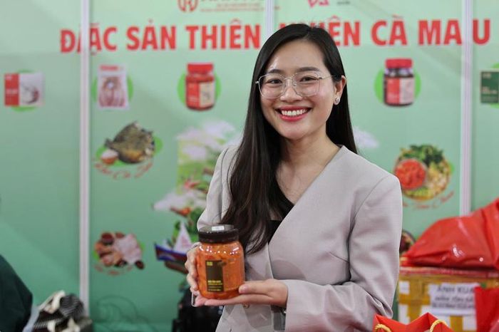 Doanh thu gian hàng Ánh Kua tại Hội chợ Mùa Xuân đạt 200 triệu đồng ...