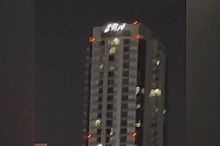 Tên lửa Iran dội xuống 'trái tim' Israel, đánh trúng loạt sân bay ...