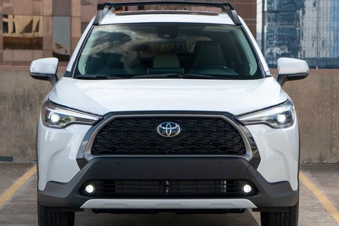 Vụ Corolla Cross bung túi khí: Toyota Việt Nam nói đi nói lại một điều ...