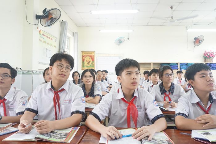 Bỏ kỳ thi lớp 10: Giảm áp lực, nhưng làm sao đảm bảo công bằng? - Báo ...