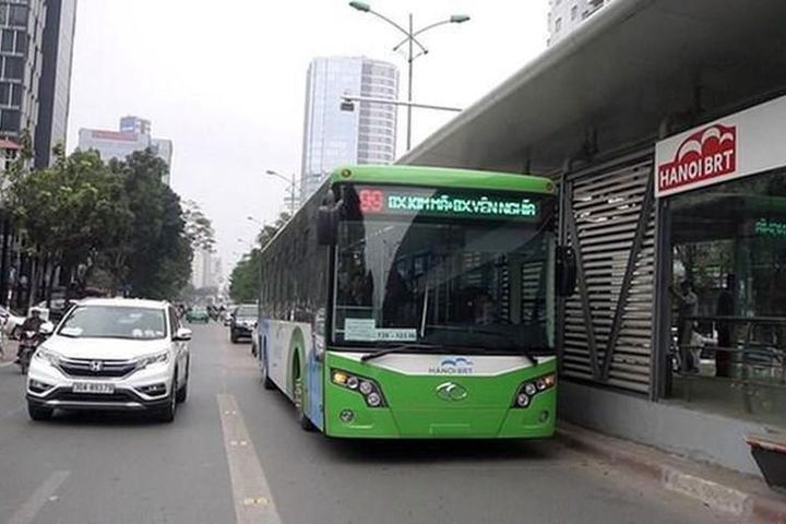 Hà Nội thí điểm khách đi BRT được sử dụng xe máy điện miễn phí - Báo ...