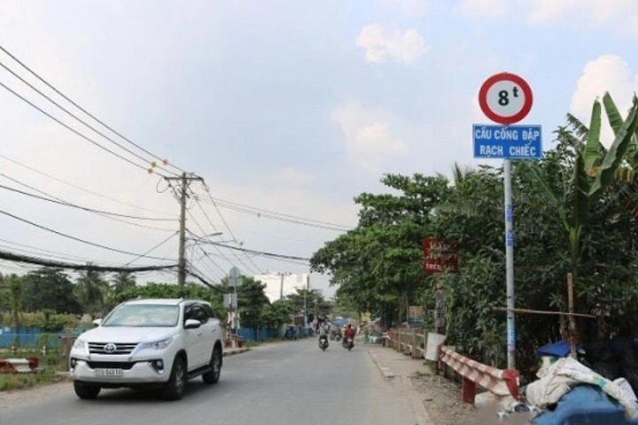 TP.HCM cấm ô tô qua cầu cống đập Rạch Chiếc - An toàn giao thông