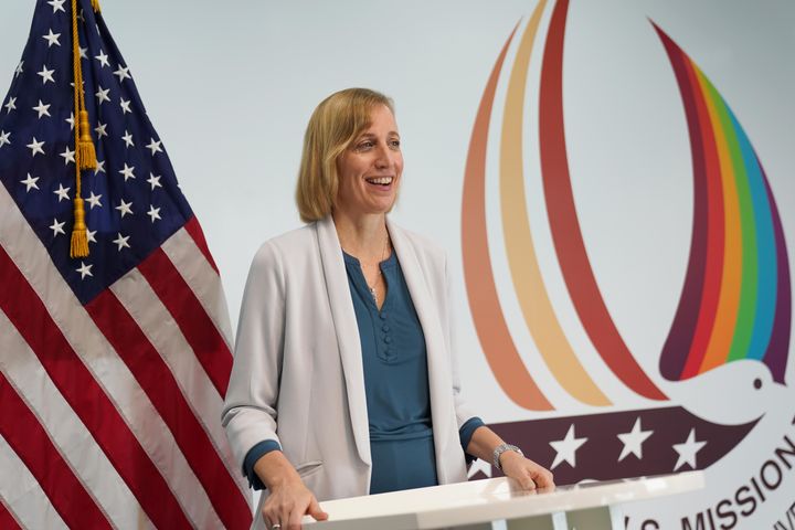 Tổng lãnh sự Susan Burns: Hỗ trợ doanh nghiệp Việt đầu tư sang Mỹ - Báo ...